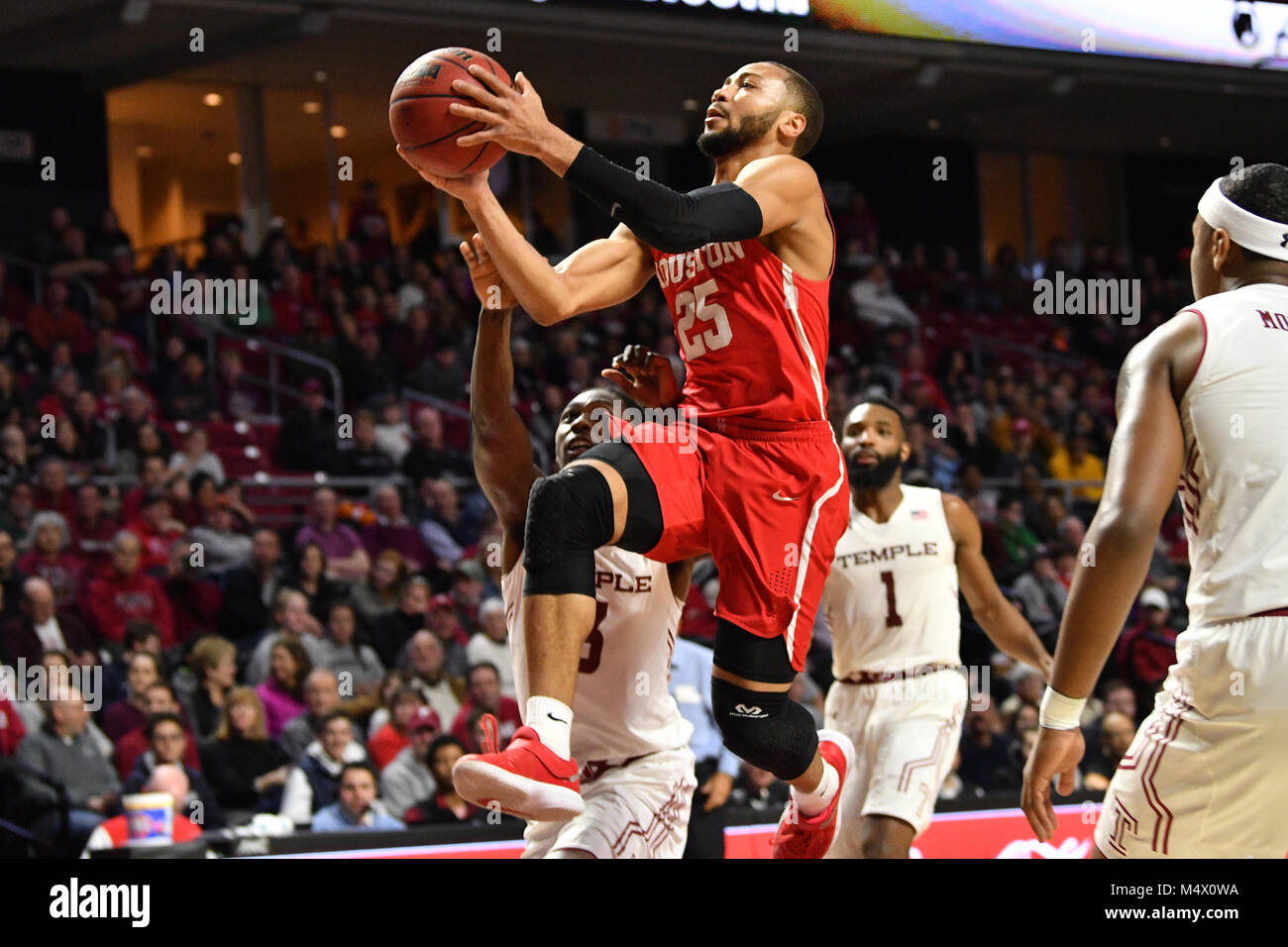 Houston cougars american basketball hi-res stock photography and images ...