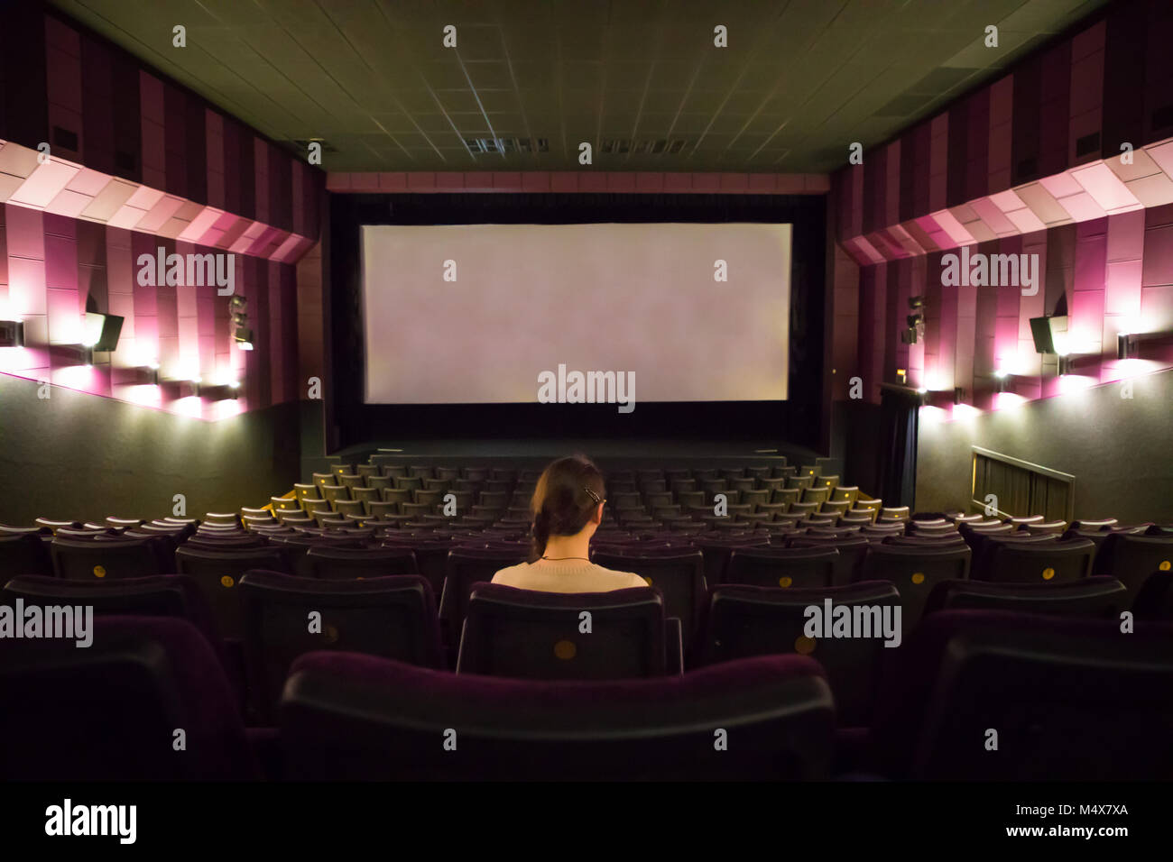 Audience watching movie theater screen hi-res stock photography and ...