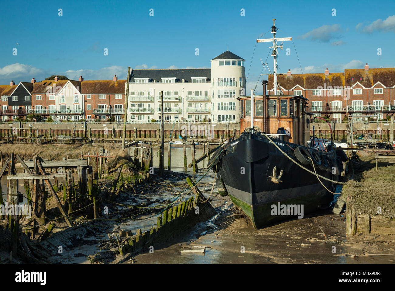 Littlehampton west sussex boat hi-res stock photography and images - Alamy