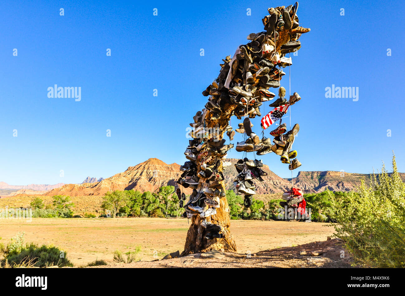 Sneakers sculpture hi-res stock photography and images - Alamy