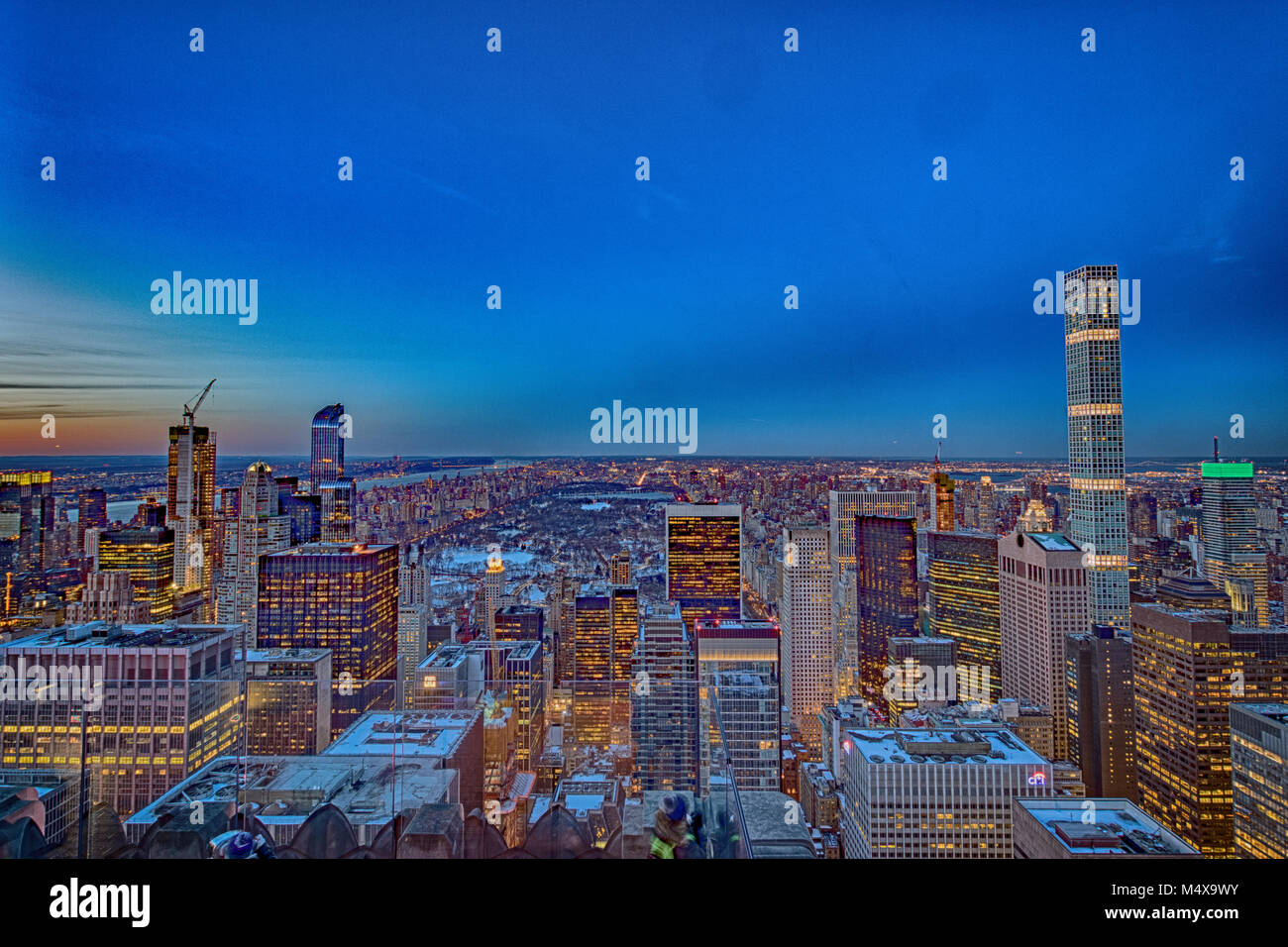 High rise skyline hi-res stock photography and images - Alamy