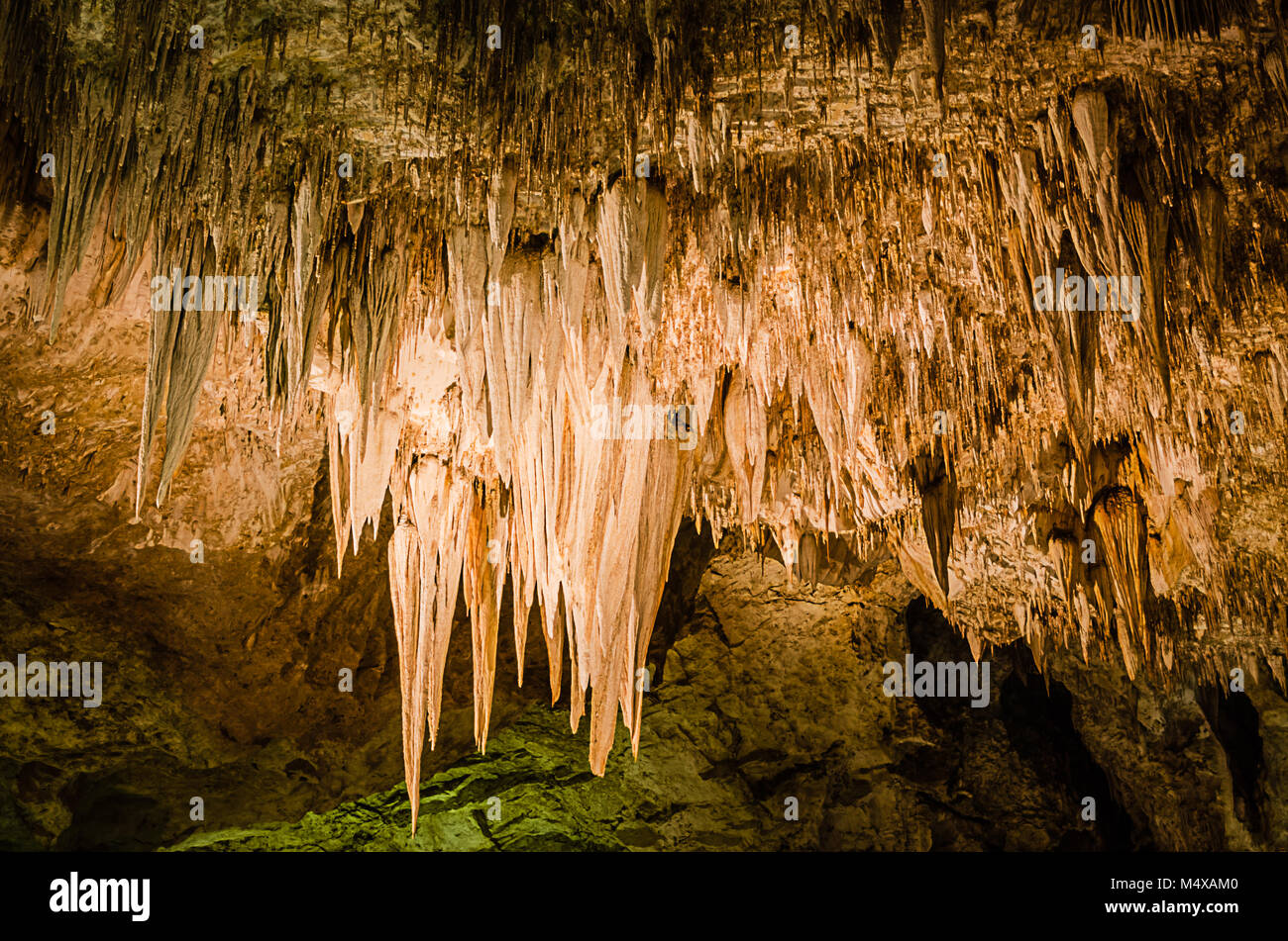 Draperies in cave hi-res stock photography and images - Alamy