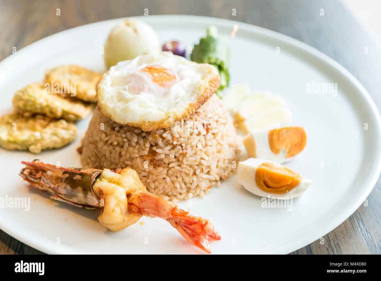 Tiger prawn fried rice Stock Photo - Alamy