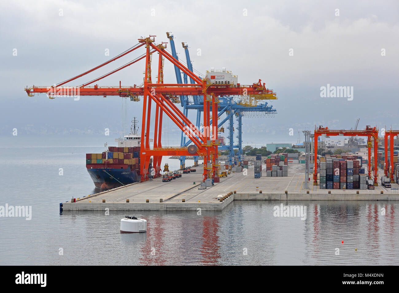 Containerization yard hi-res stock photography and images - Alamy