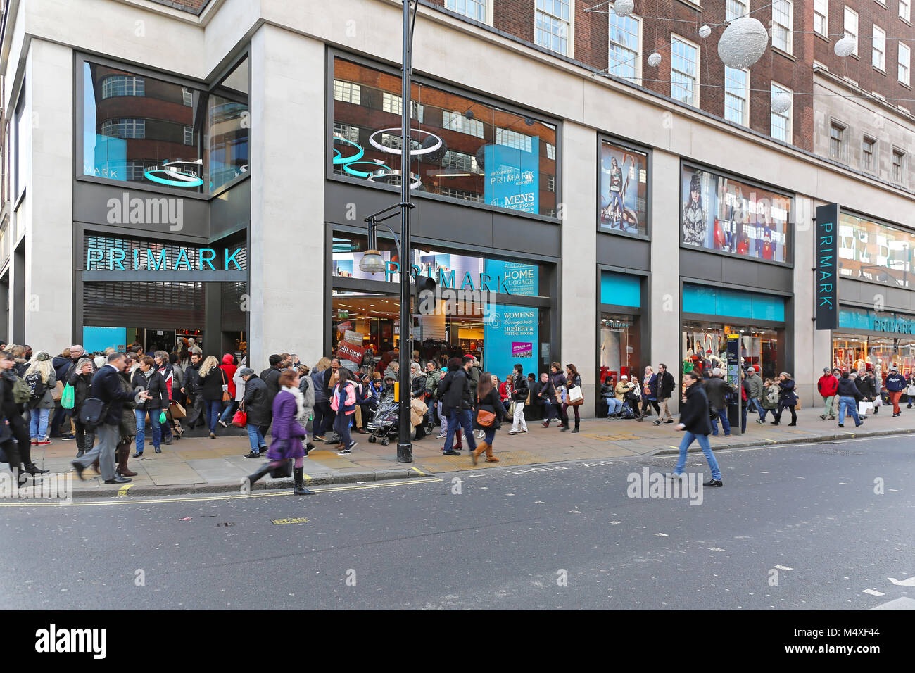 Primark retail shop oxford street hi-res stock photography and images ...