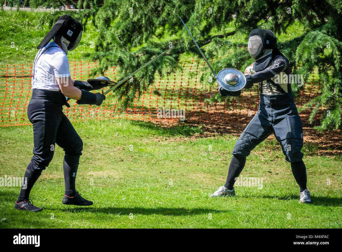 Men fighting swords hi-res stock photography and images - Alamy