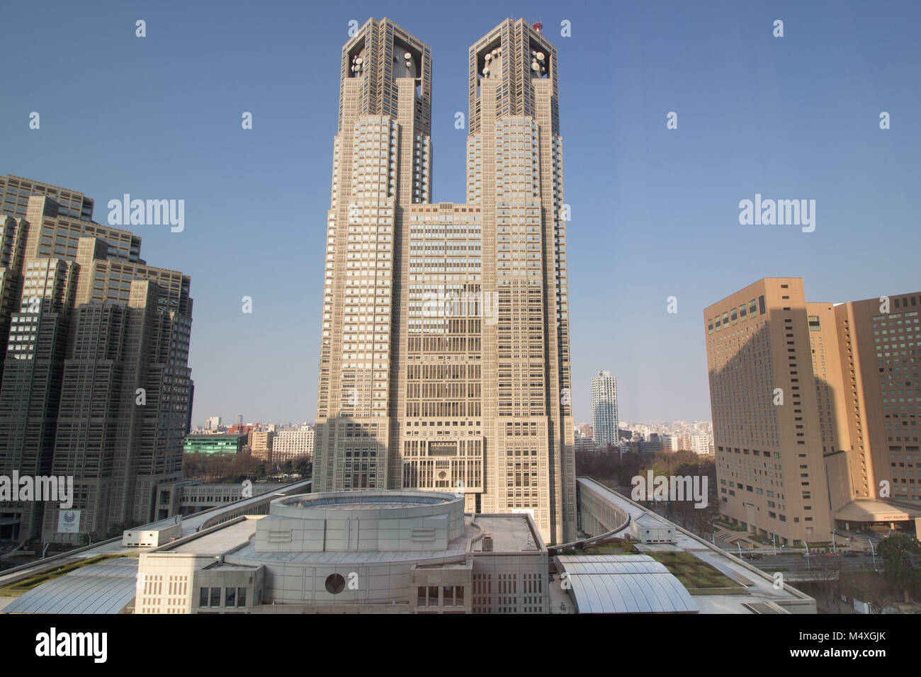 Skyscrapers in tokyo hi-res stock photography and images - Alamy