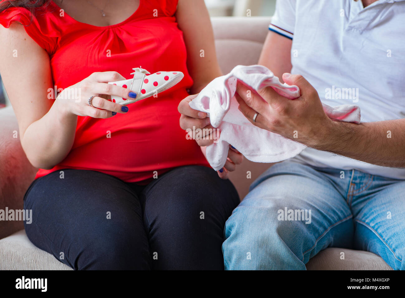 Young couple family expecting a baby Stock Photo - Alamy