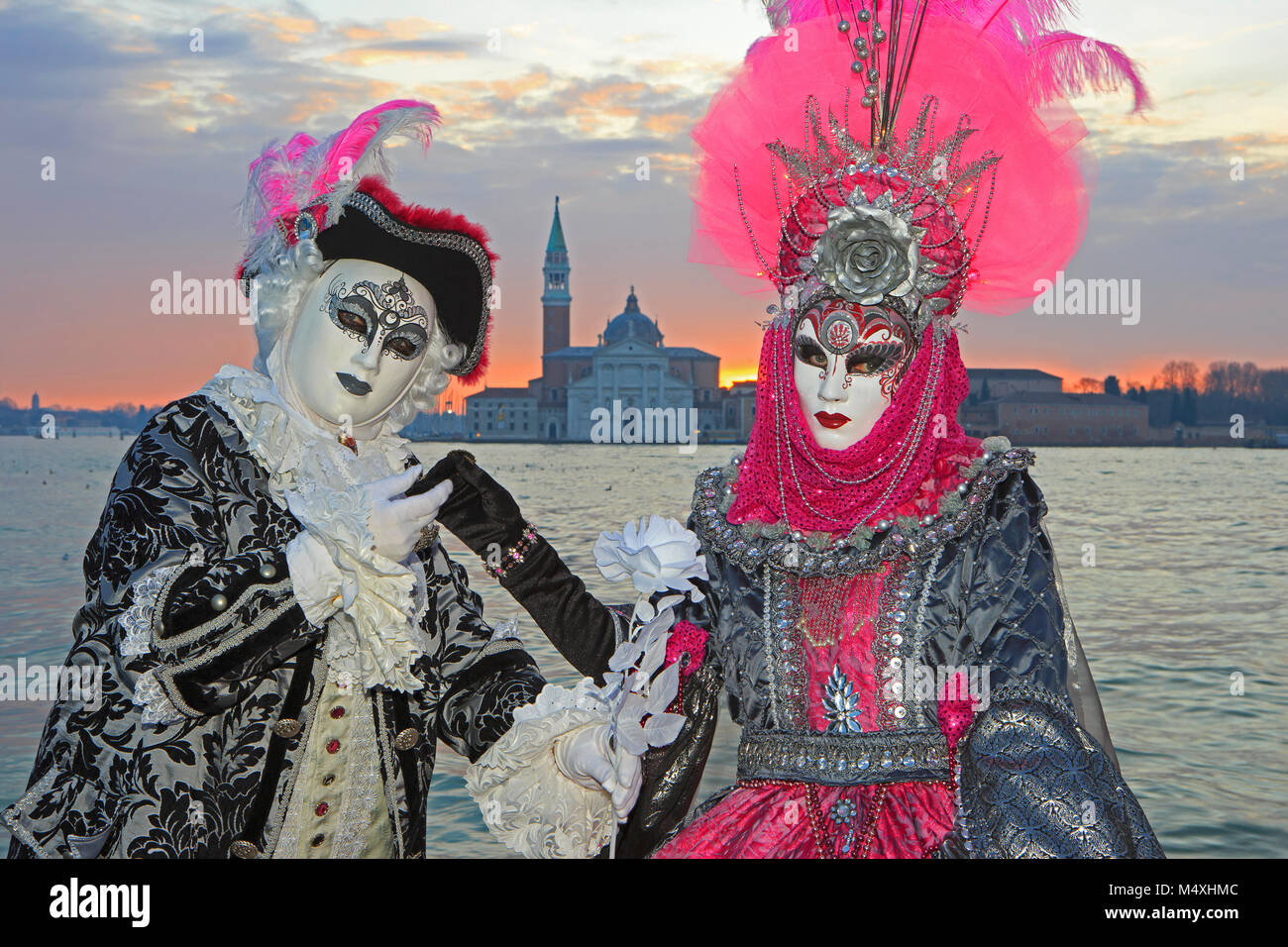 A pair of masked people during the Carnival of Venice (Carnevale di ...
