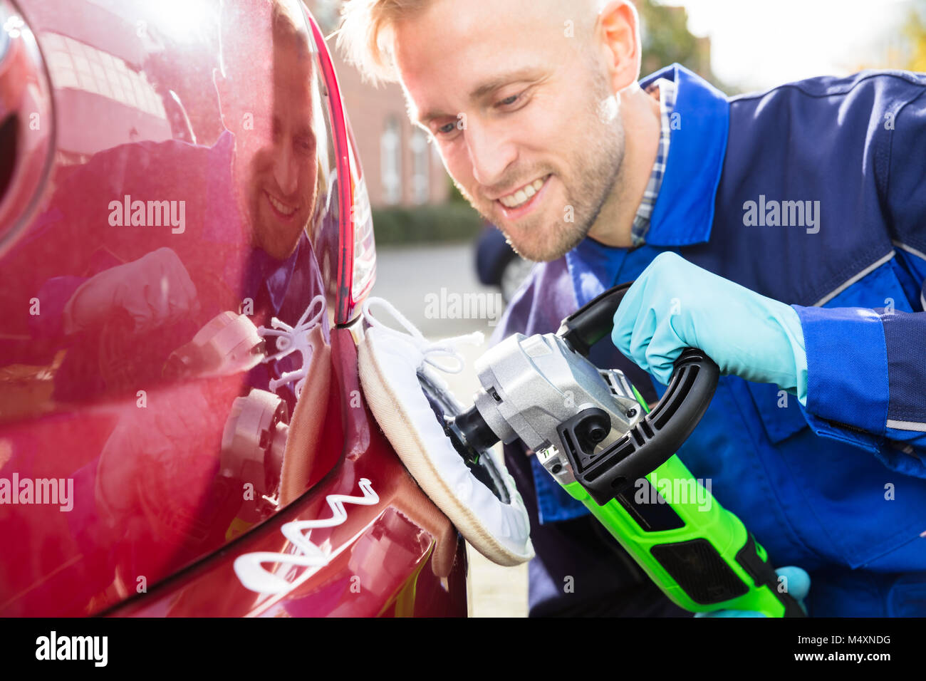 Mechanic clean up machine using hi-res stock photography and images - Alamy