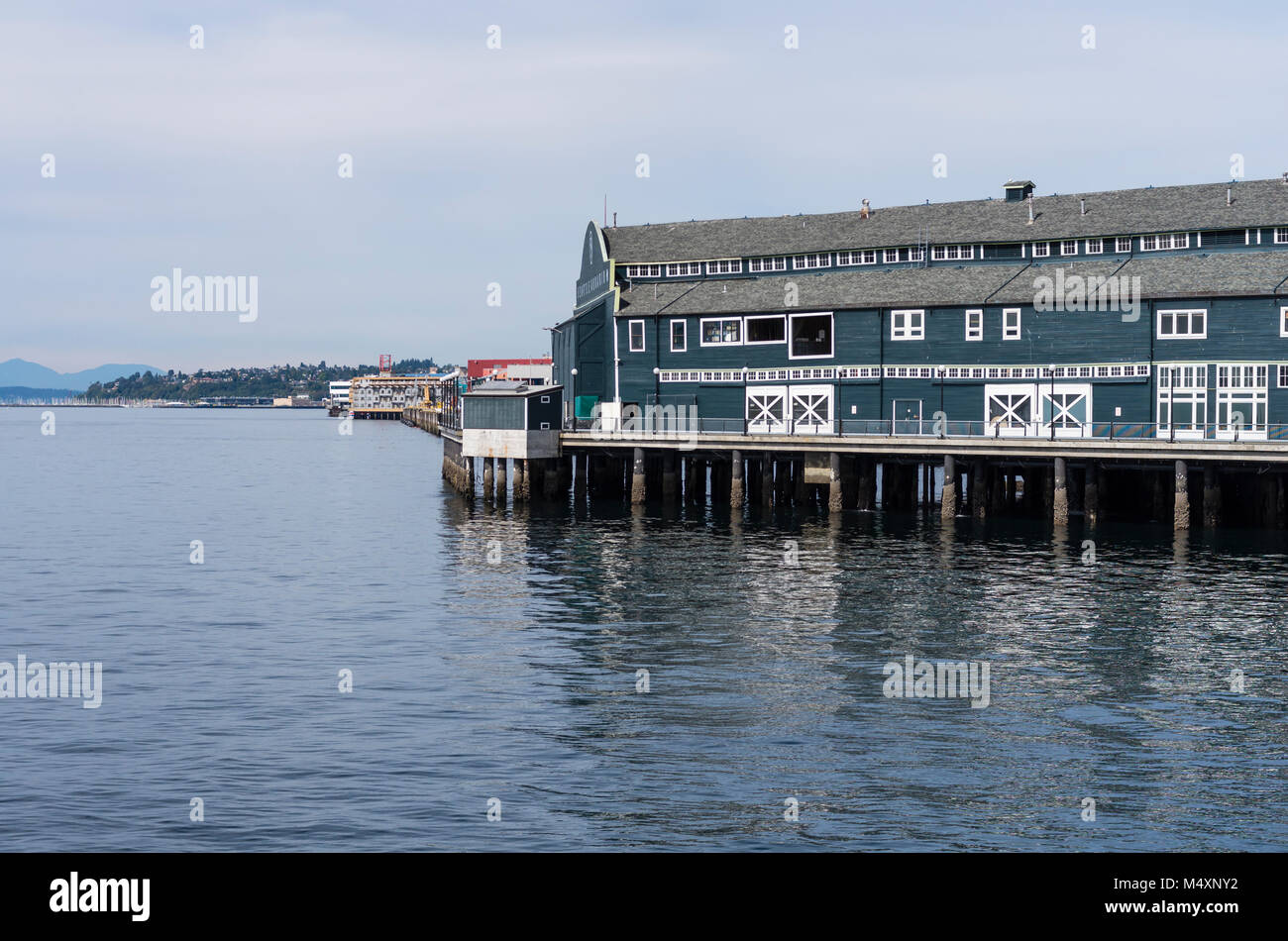 Bay water aquarium hi-res stock photography and images - Alamy