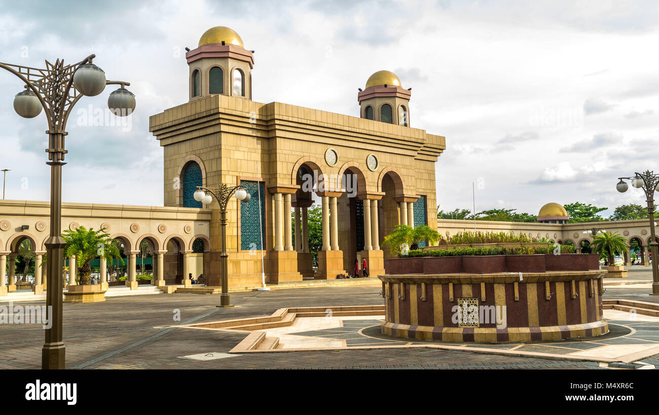 huge gate with middle east style Stock Photo - Alamy