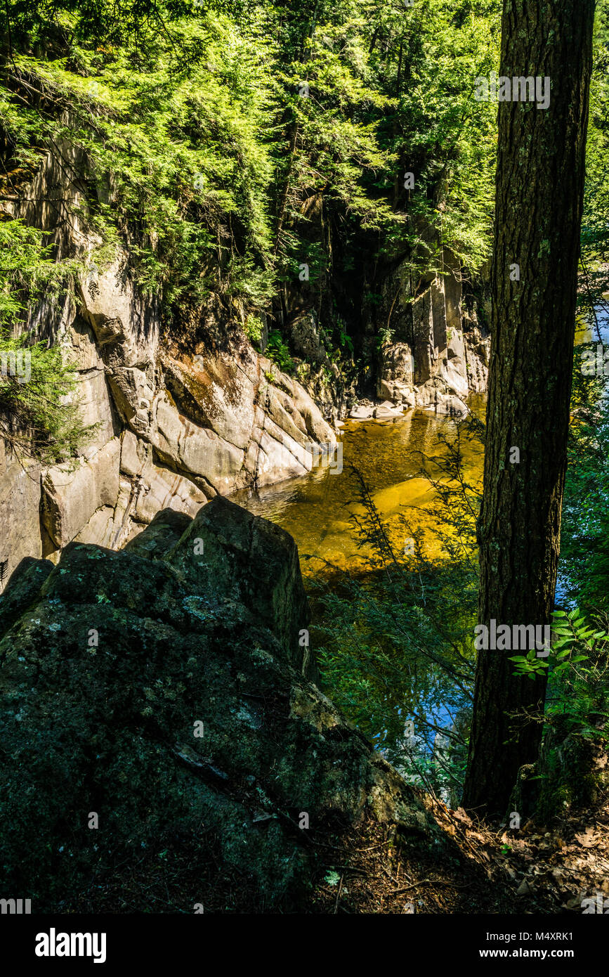 Chesterfield gorge hi-res stock photography and images - Alamy