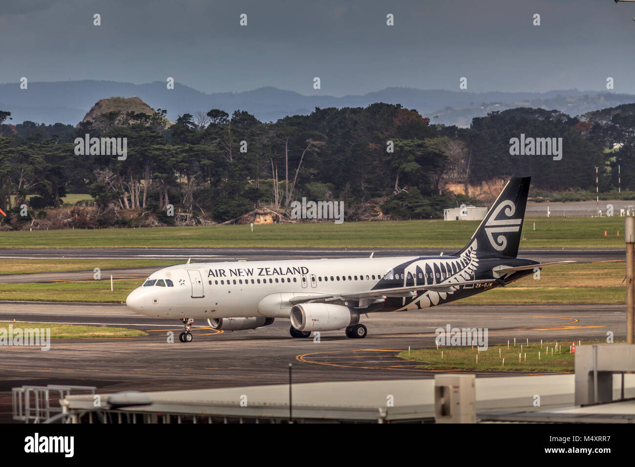 ZK-OJM Airbus A320-232 Air New Zealand, AKL airport, Auckland, North ...