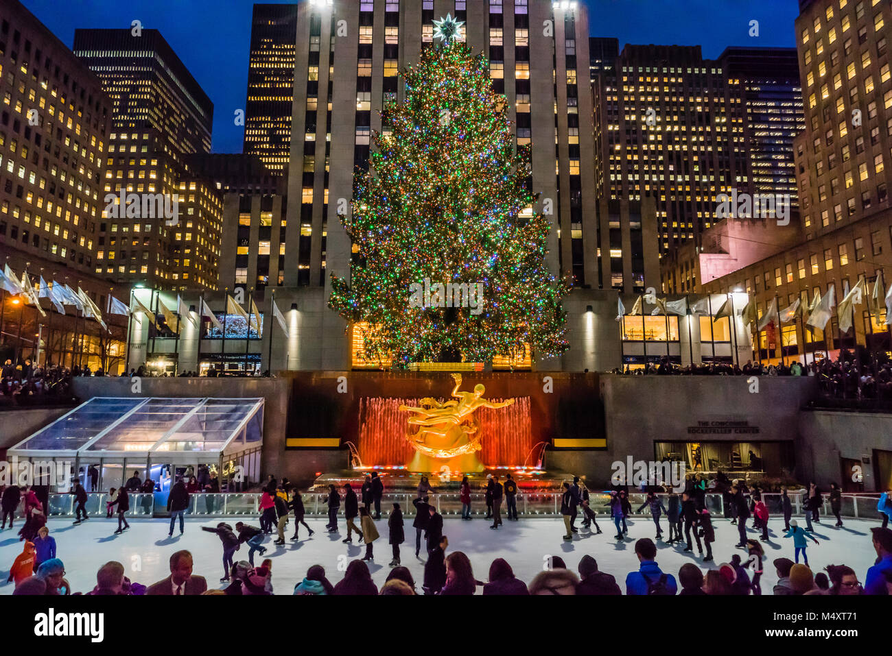 New york city rockefeller plaza snow hi-res stock photography and ...