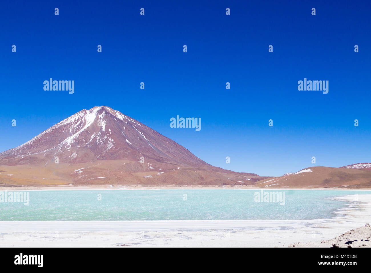 Laguna Verde landscape,Bolivia.Beautiful bolivian panorama.Green lagoon ...