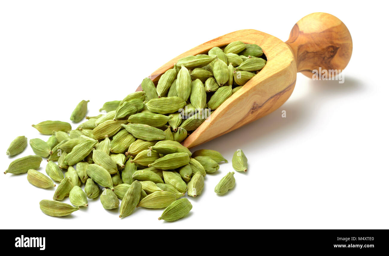 close up of dried cardamom isolated on white background Stock Photo - Alamy