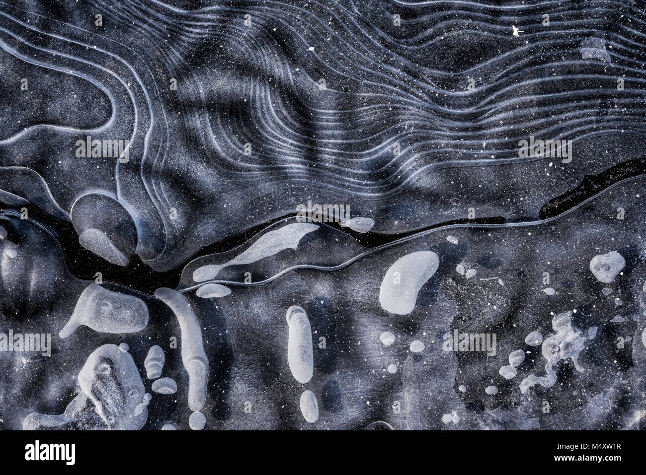 Crest of ice Stock Photo - Alamy