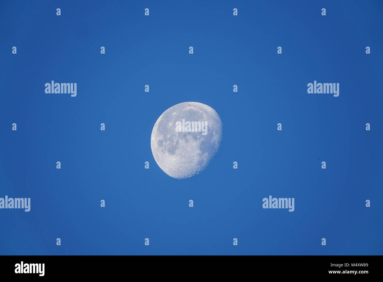 Solar noon hi-res stock photography and images - Alamy