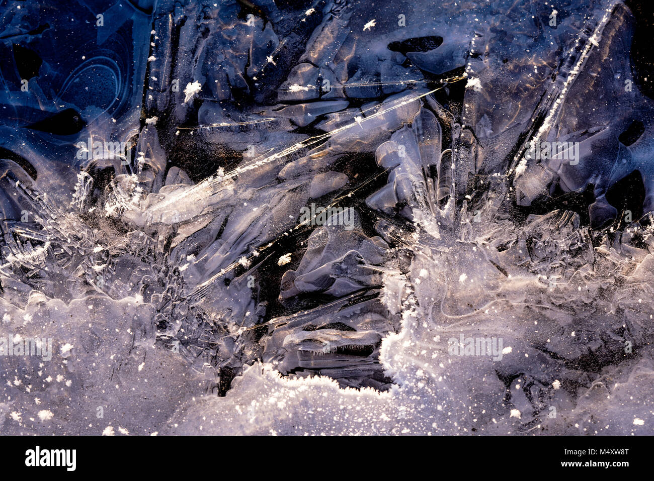 Crest of ice Stock Photo - Alamy