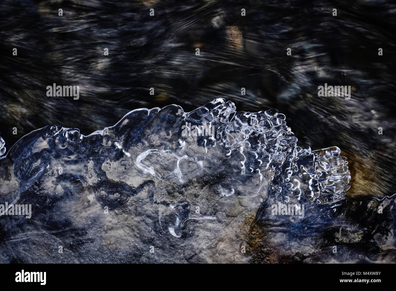Crest of ice Stock Photo - Alamy
