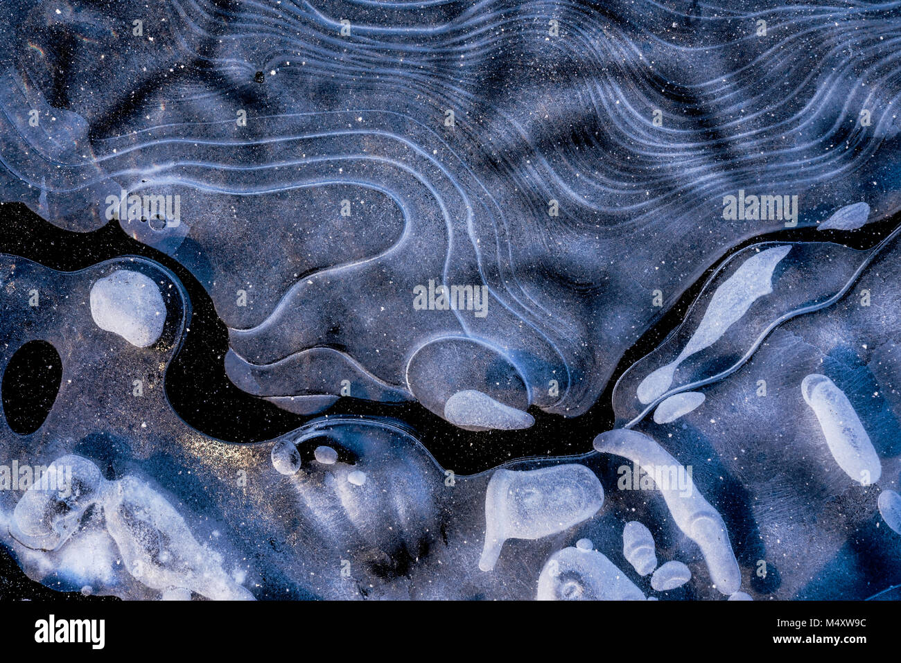 Crest of ice Stock Photo - Alamy