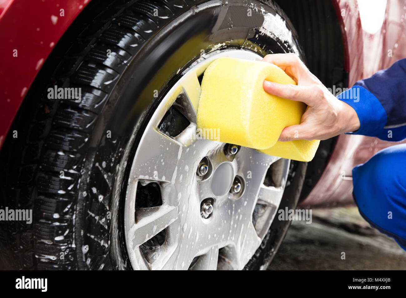 Car wash wheel hi-res stock photography and images - Alamy