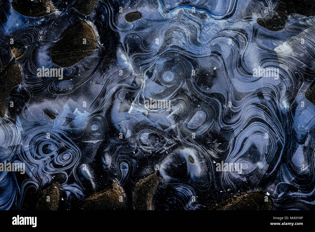 Crest of ice Stock Photo - Alamy