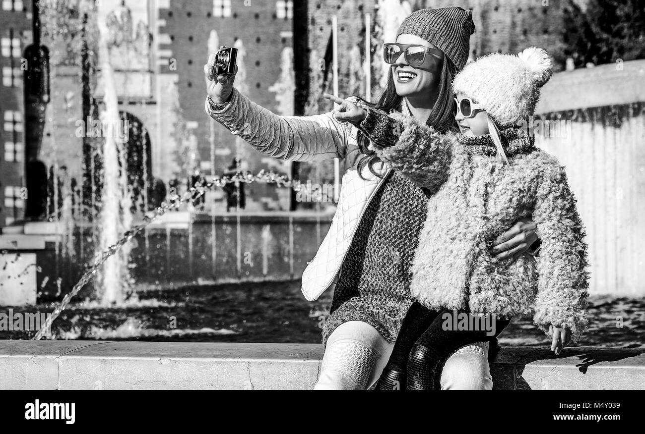 Rediscovering things everybody love in Milan. Full length portrait of ...