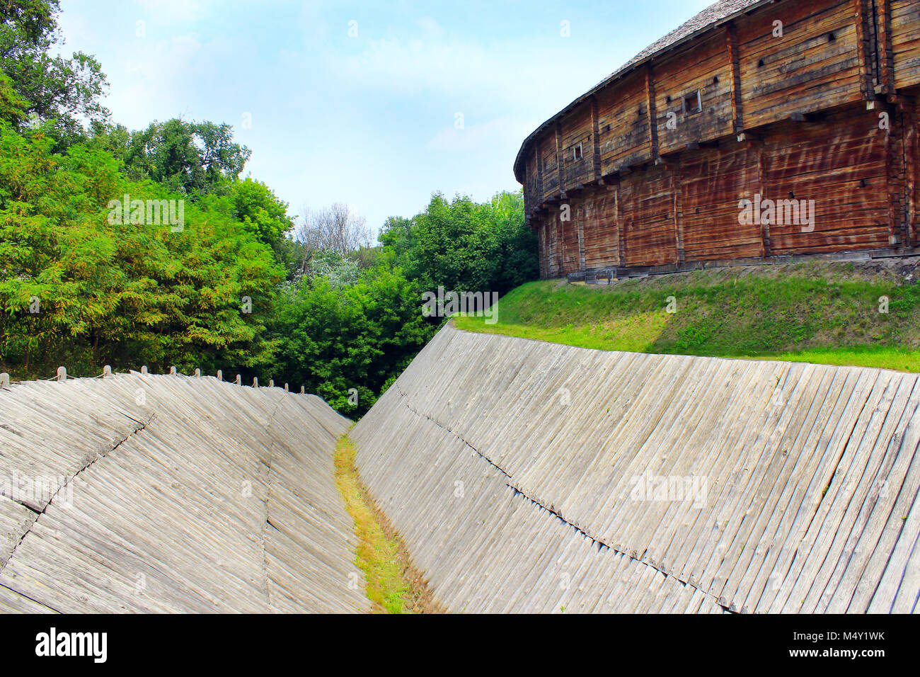 Protective architecture hi-res stock photography and images - Alamy