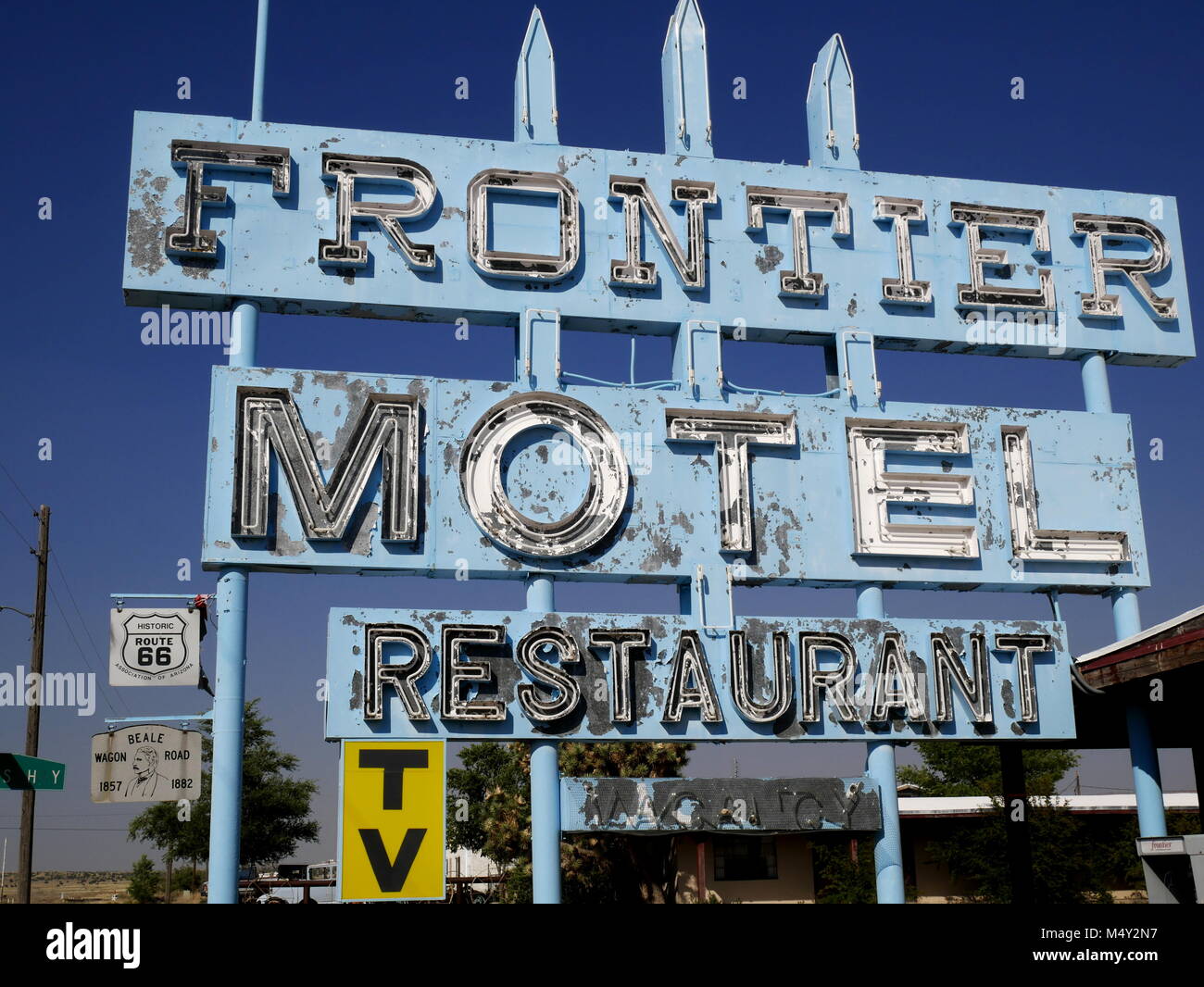 Roadside cafe motel hi-res stock photography and images - Alamy