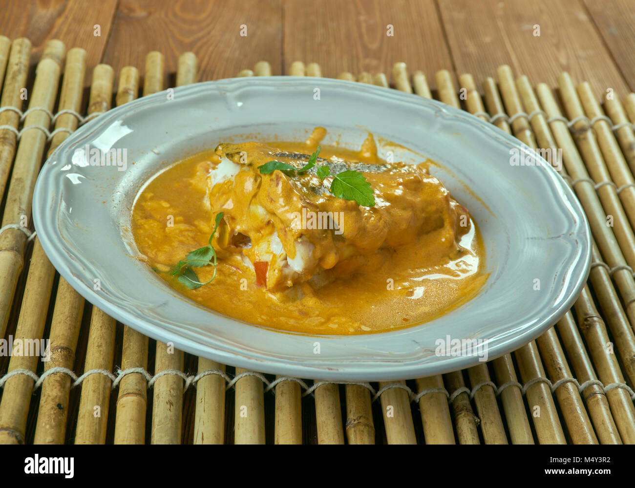 Macher jhol fish curry hi-res stock photography and images - Alamy