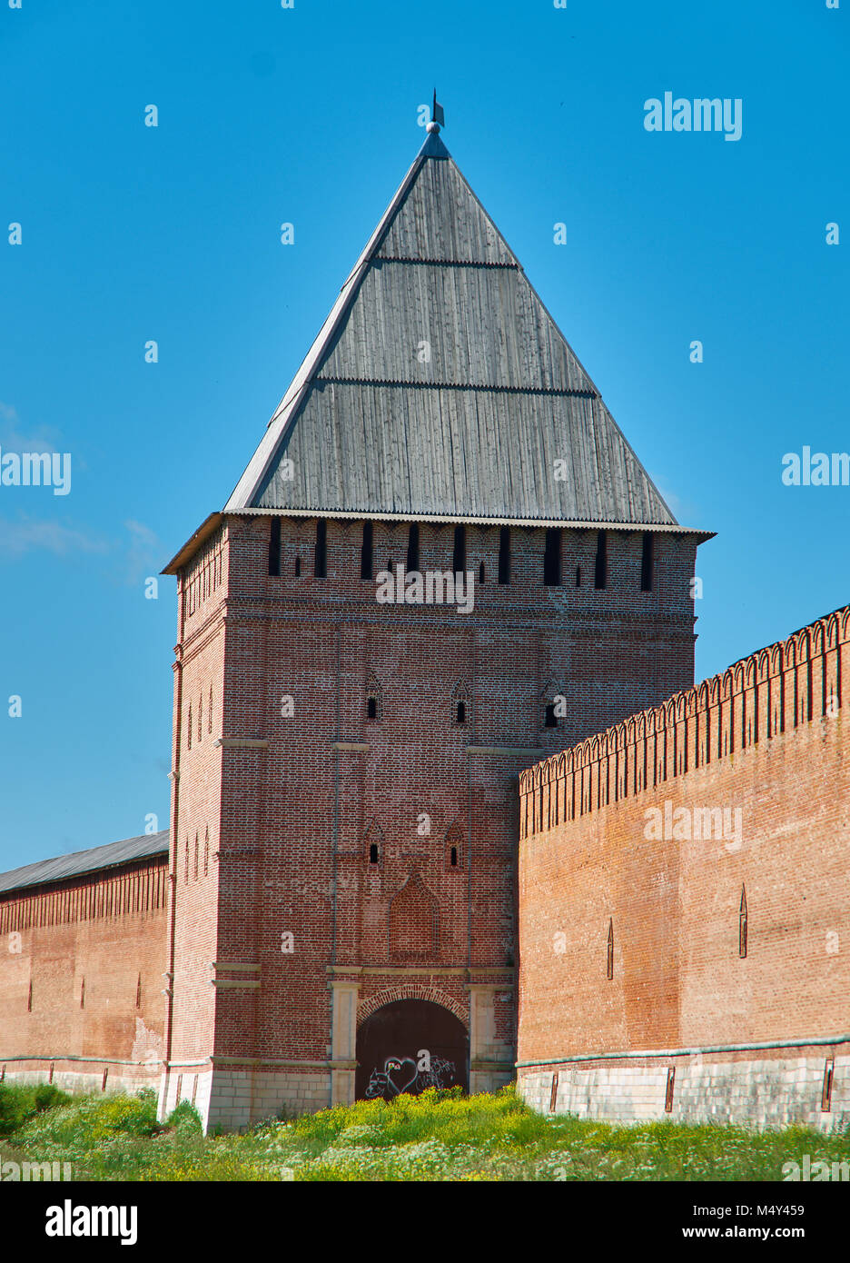 South wall three towers of Smolensk Kremlin Stock Photo - Alamy