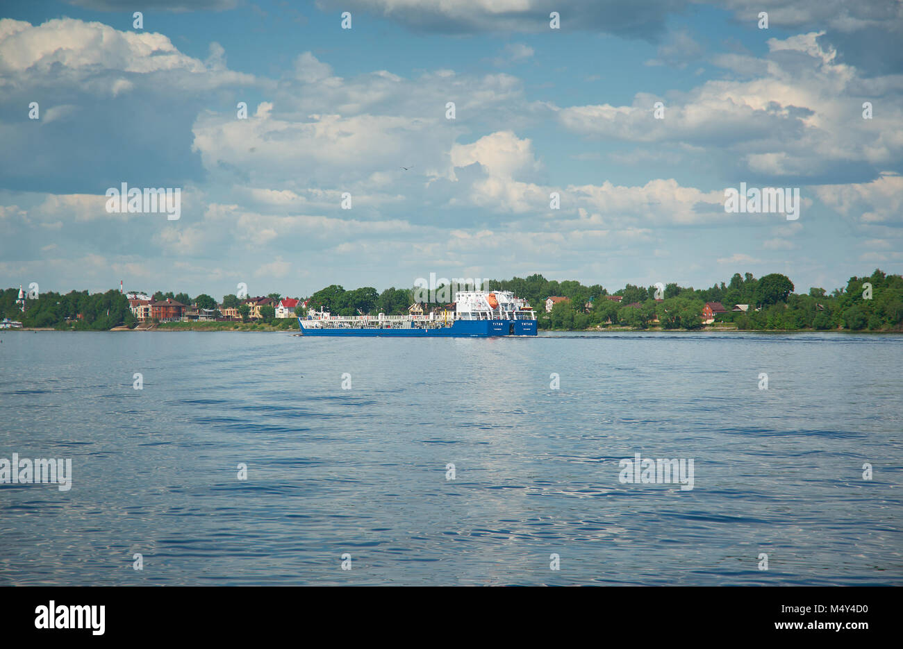 Dry cargo ship on the Volga Stock Photo - Alamy