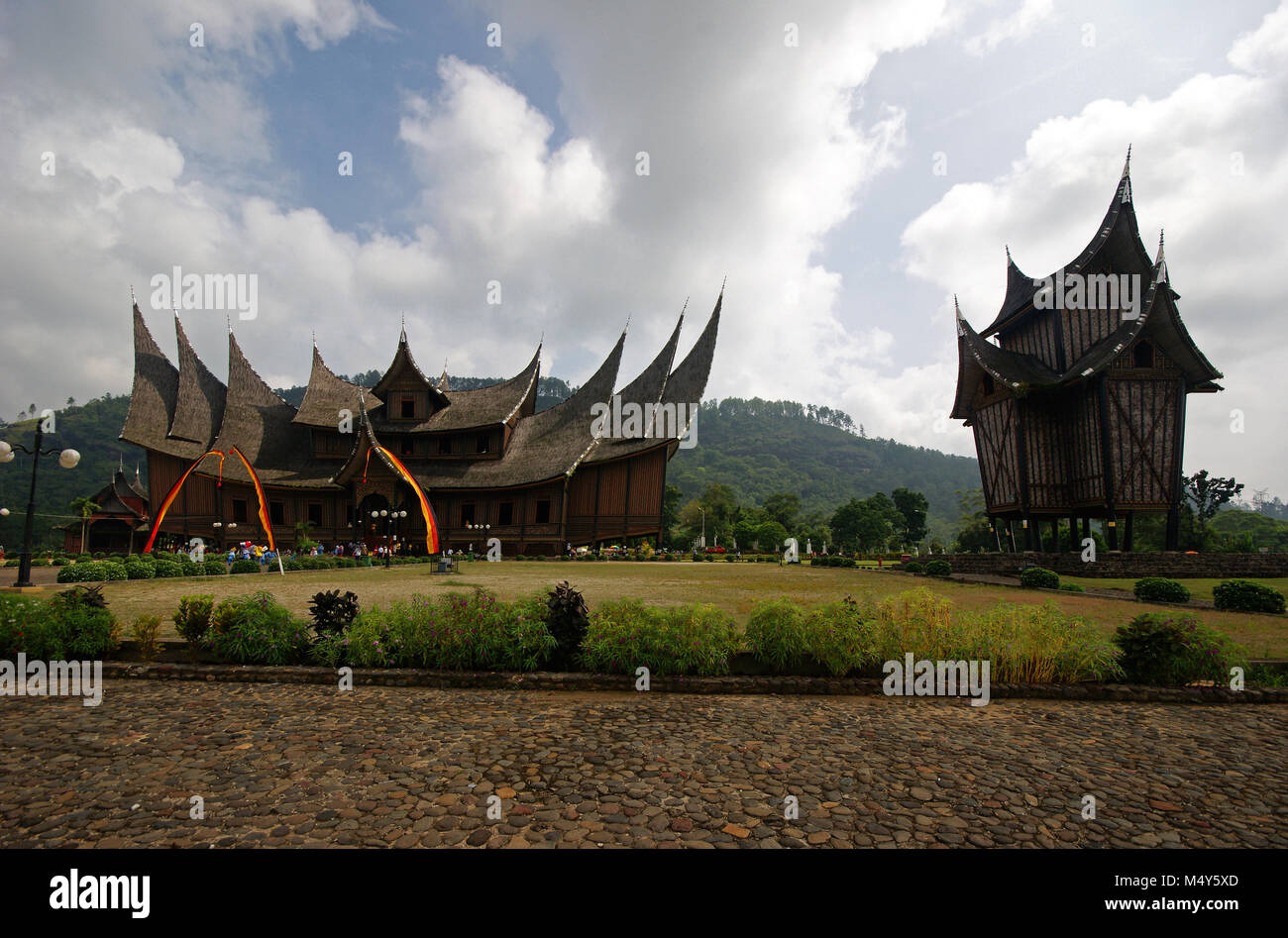 Pagaruyung istana hi-res stock photography and images - Alamy