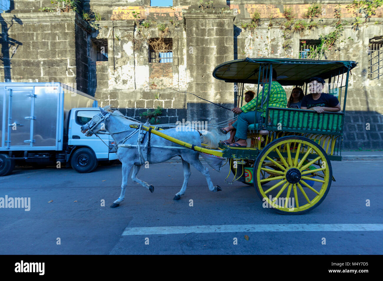 Filipino horse carriage cart hi-res stock photography and images - Alamy