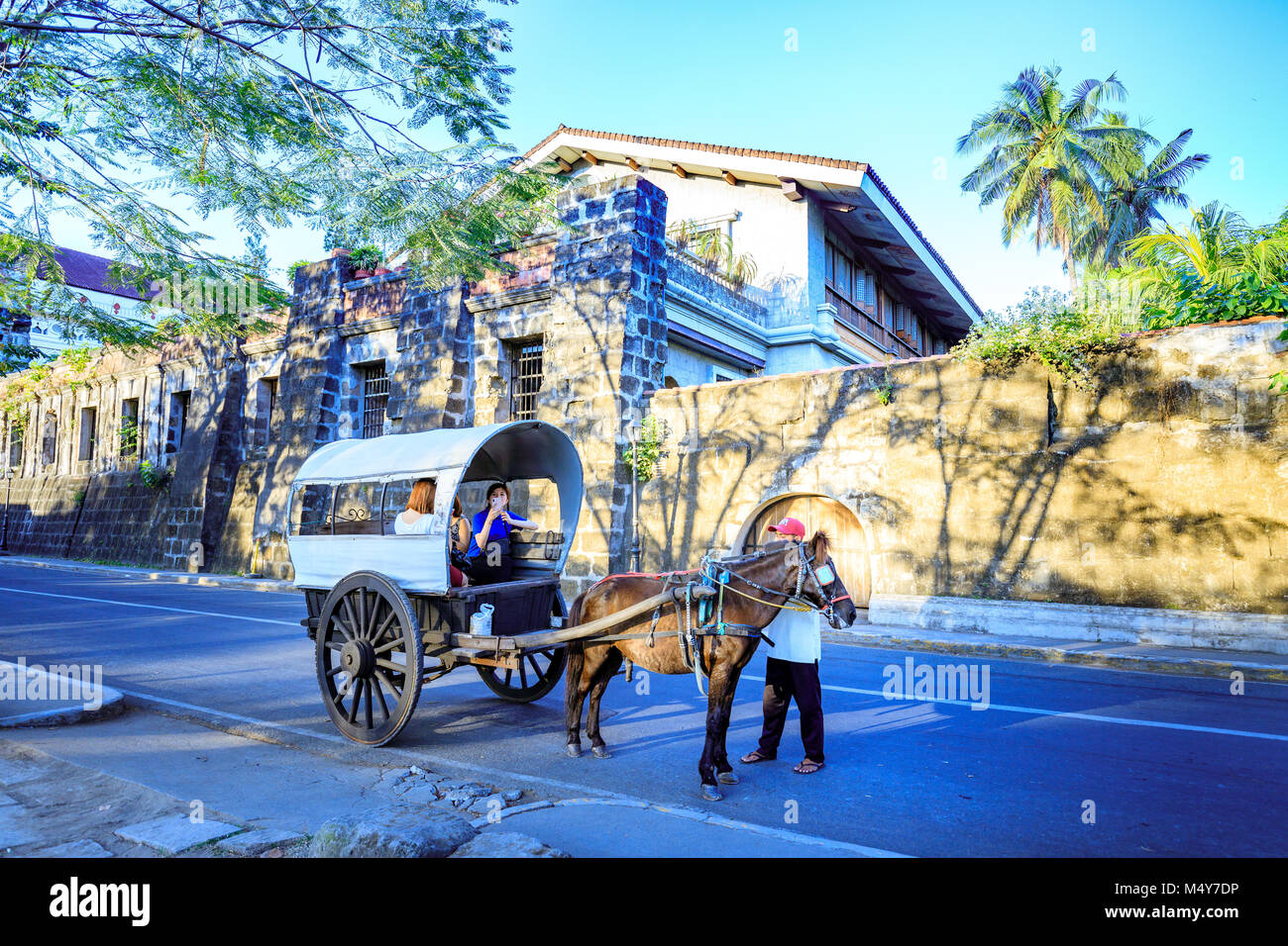 Filipino horse carriage cart hi-res stock photography and images - Alamy