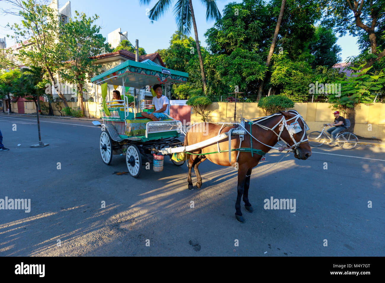 Philippines horse drawn carriage kalesa hi-res stock photography and ...