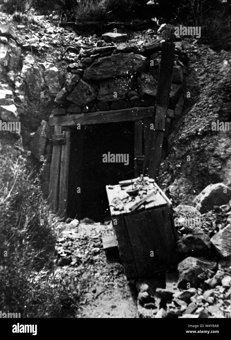 DRIFT ENTRANCE FOR THE LOWER ENTRANCE, AT GRANDVIEW LAST CHANCE MINE ON ...