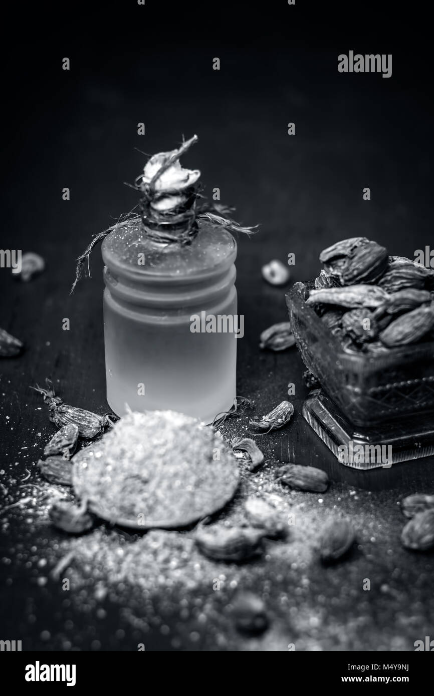 Health benefits of cardamom hi-res stock photography and images - Alamy