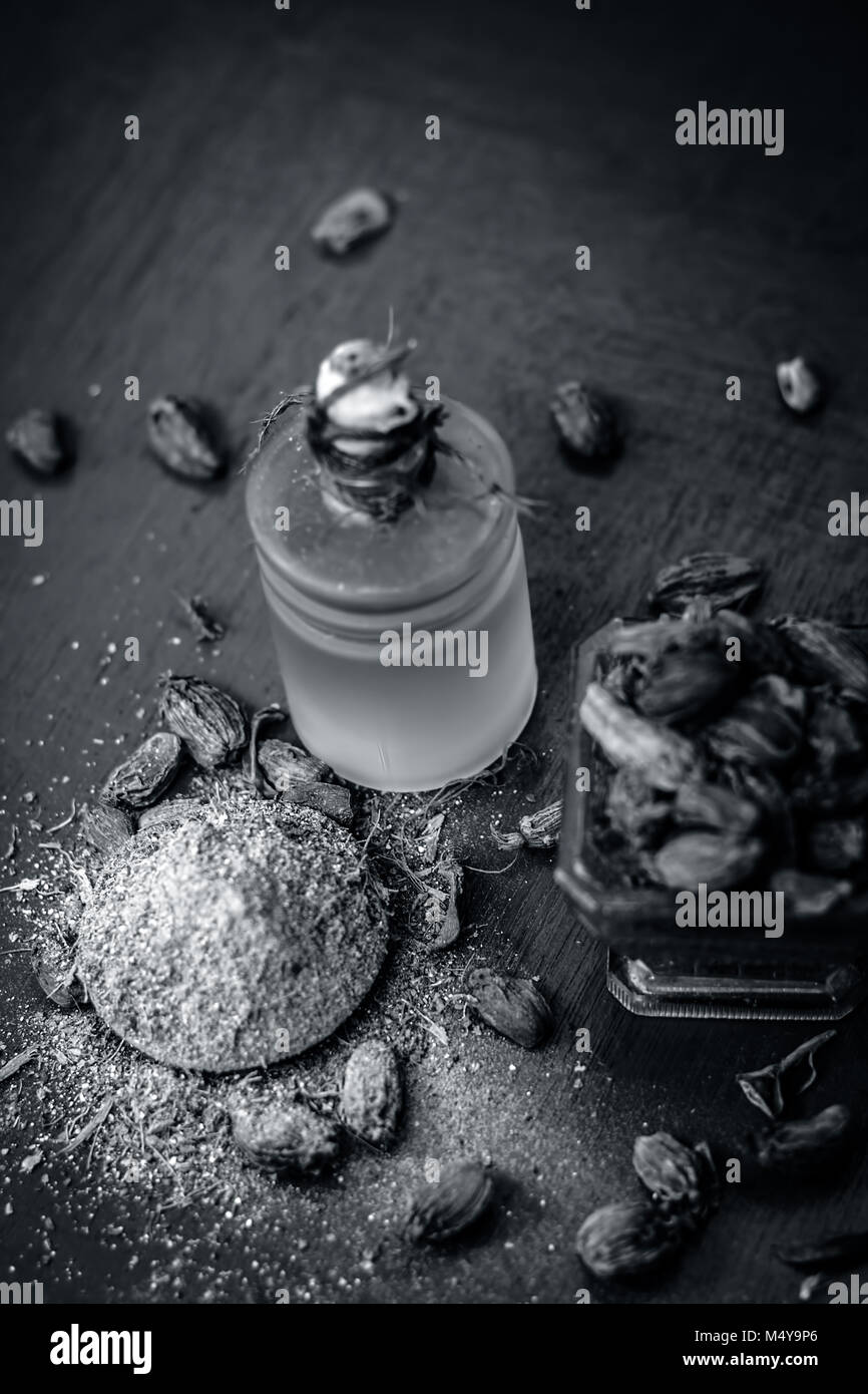 Health benefits of cardamom hi-res stock photography and images - Alamy