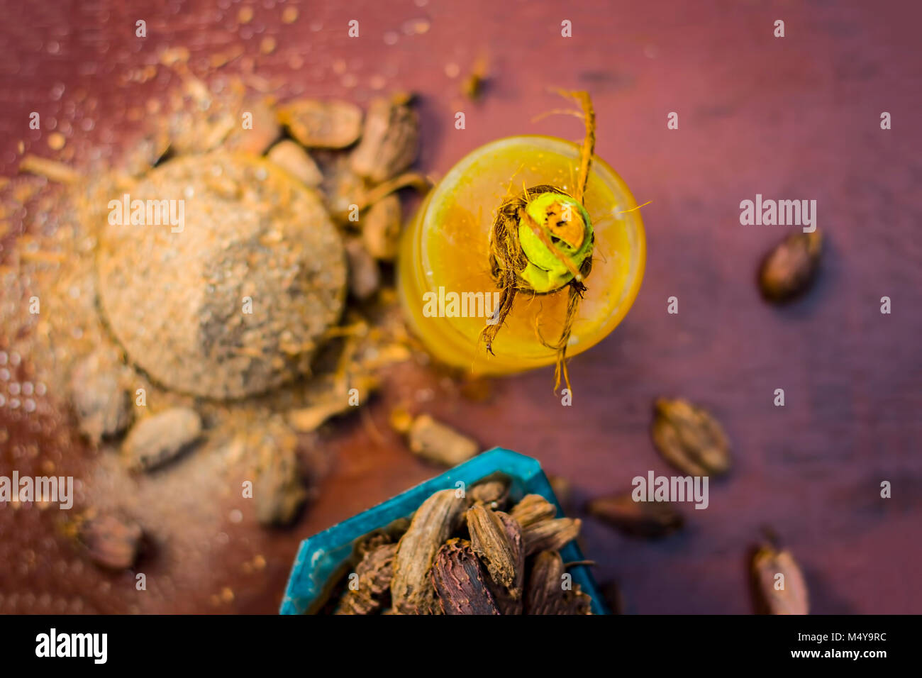 Health benefits of cardamom hi-res stock photography and images - Alamy
