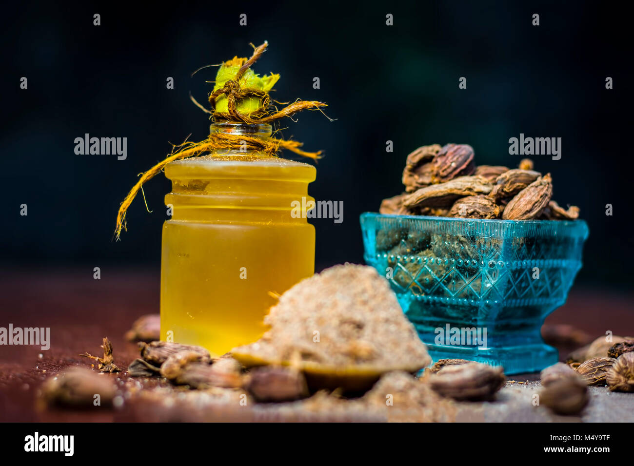 Health benefits of cardamom hi-res stock photography and images - Alamy