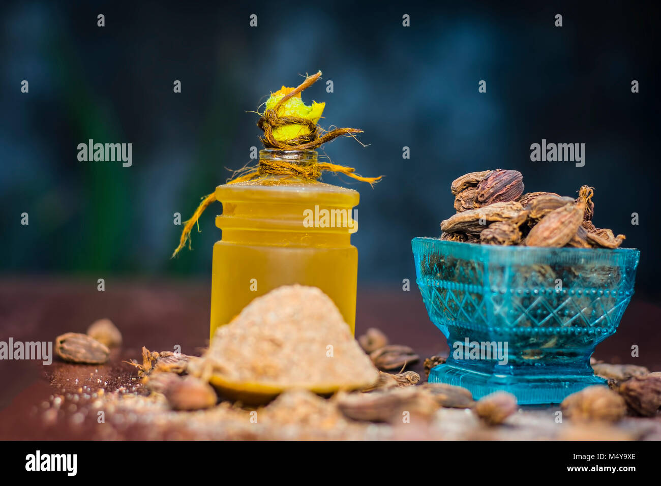 Health benefits of cardamom hi-res stock photography and images - Alamy