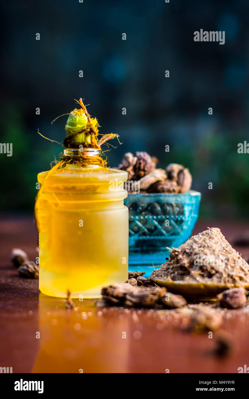 Health benefits of cardamom hi-res stock photography and images - Alamy