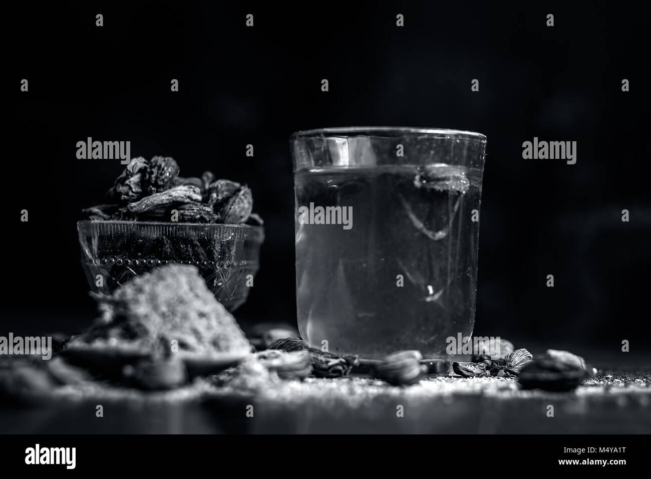 Health benefits of cardamom hi-res stock photography and images - Alamy