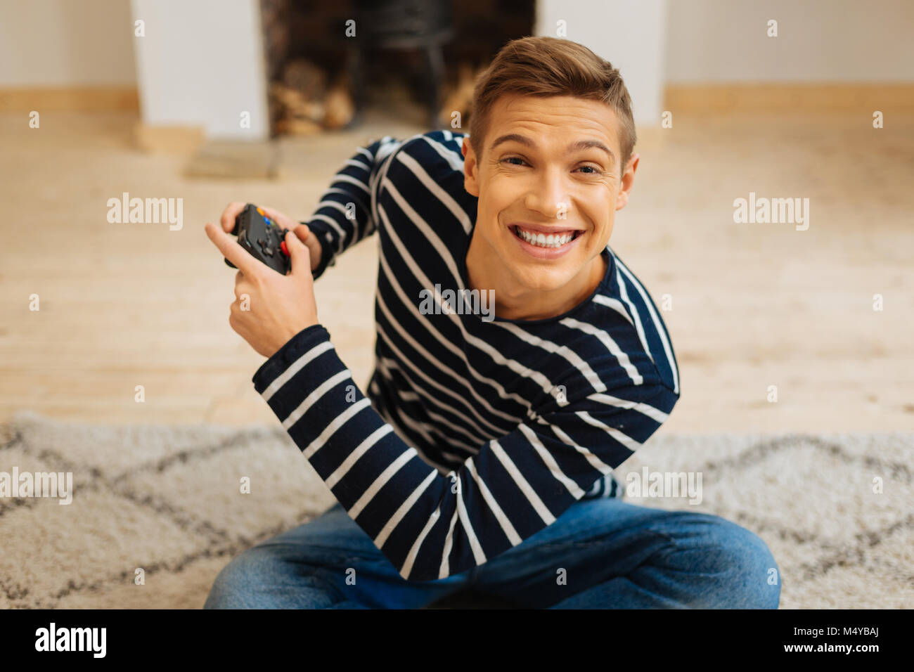 Man playing a game hi-res stock photography and images - Alamy