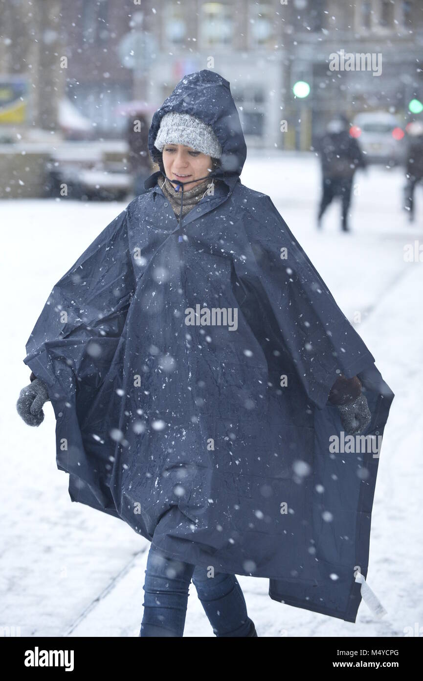 Snow falls in Dundee, Scotland. Featuring: atmosphere Where: Dundee ...