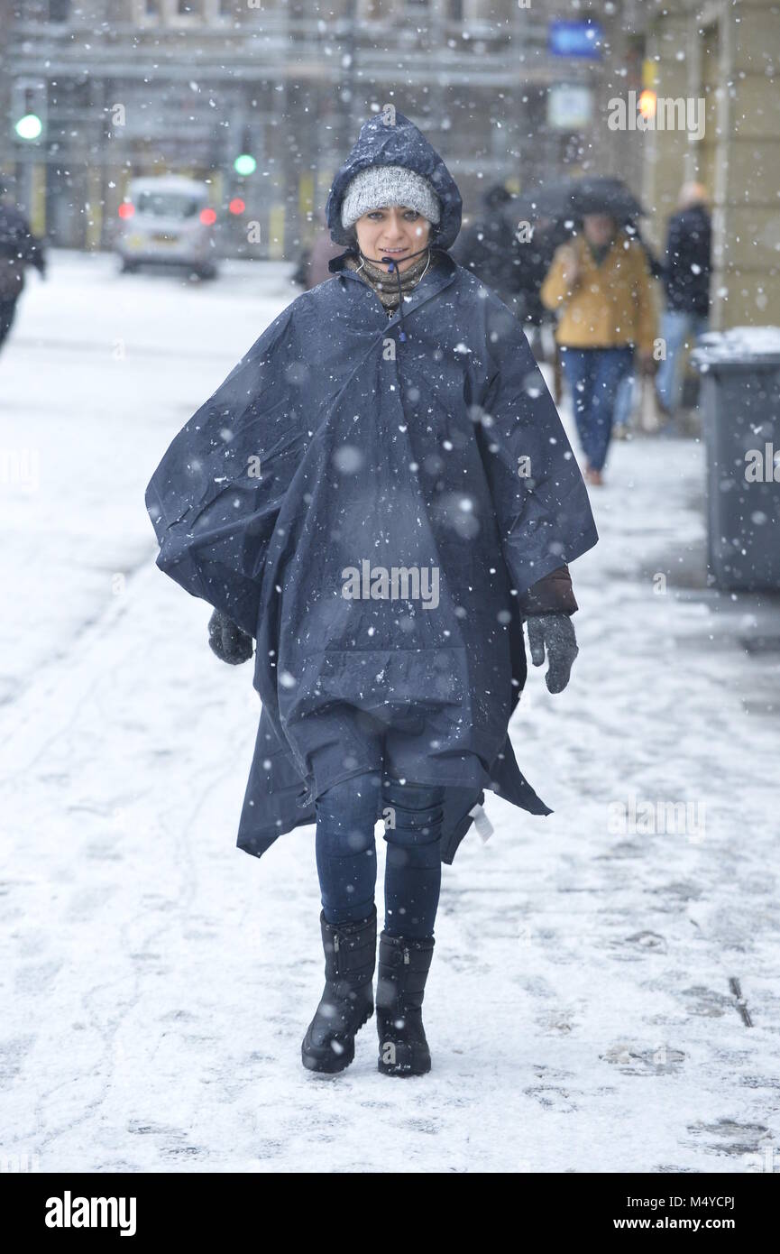 Snow falls in Dundee, Scotland. Featuring: atmosphere Where: Dundee ...