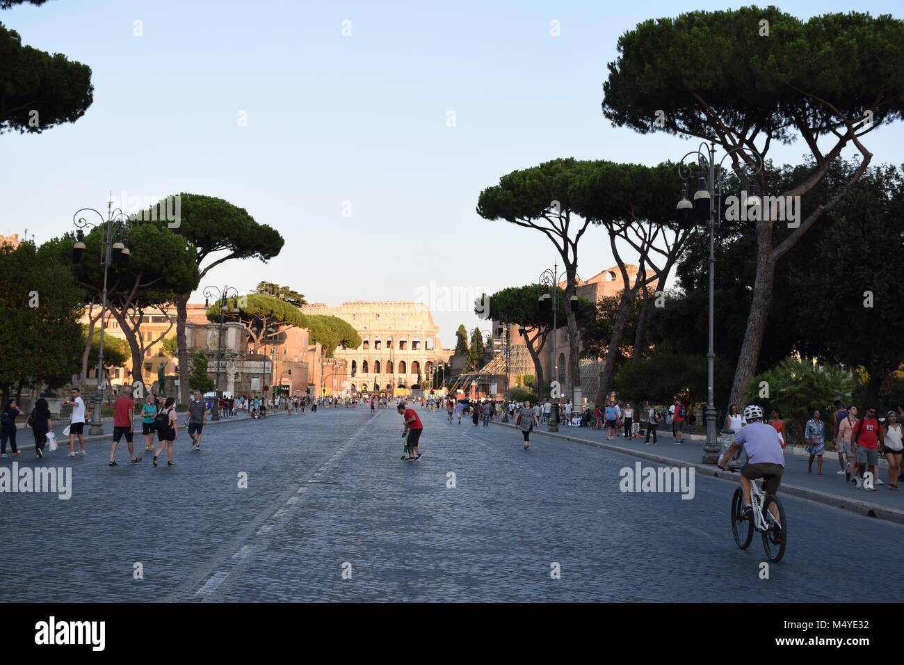 Roman streets hi-res stock photography and images - Alamy